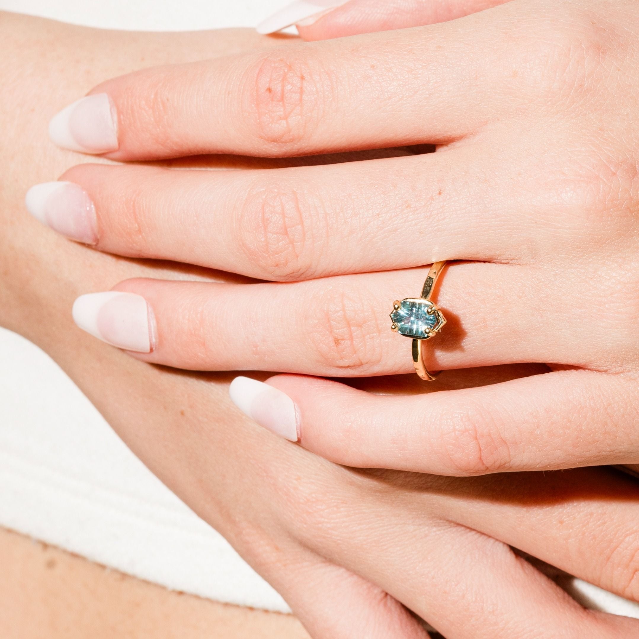 Green Sapphire vs. Blue Sapphire Engagement Rings: What They Really Lo ...