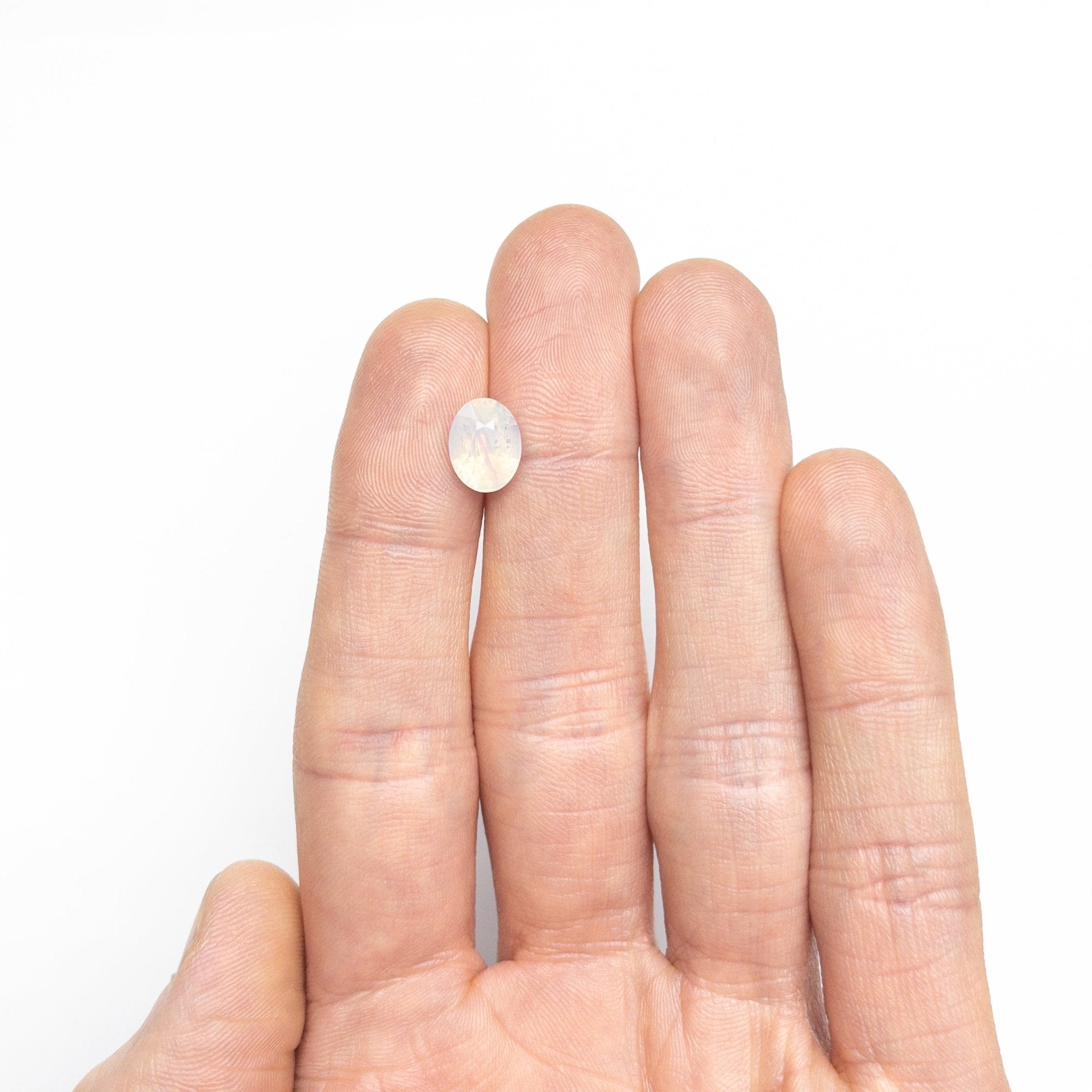 3.65ct 9.76x7.55x6.09mm Oval Brilliant Sapphire 27204-01 – MTD